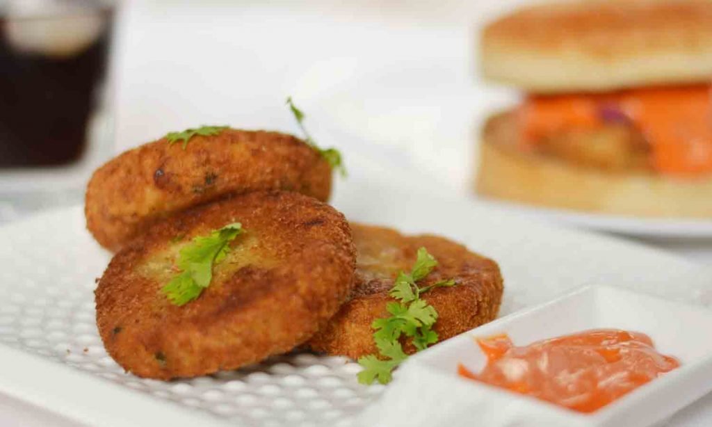 Few Highlights of The 9 Famous Food of Punjab - Chaat ka Chaska